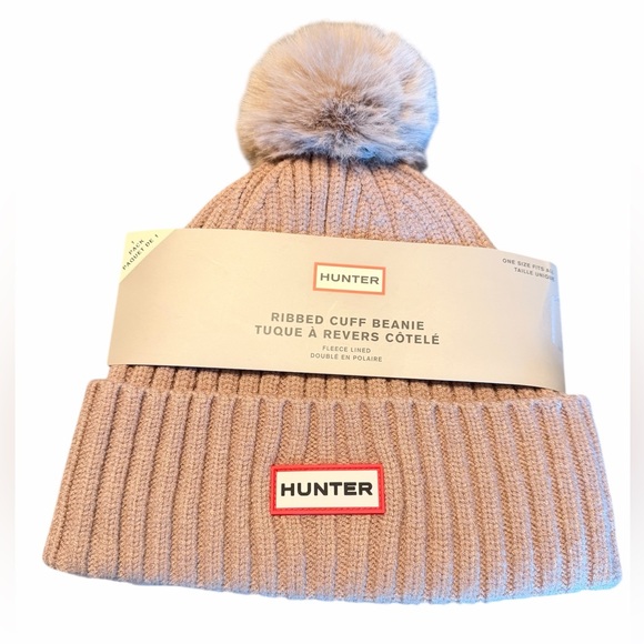 Hunter | Accessories | Hunter Beanie Toque Faux Fur Pom Hat In Tan ...